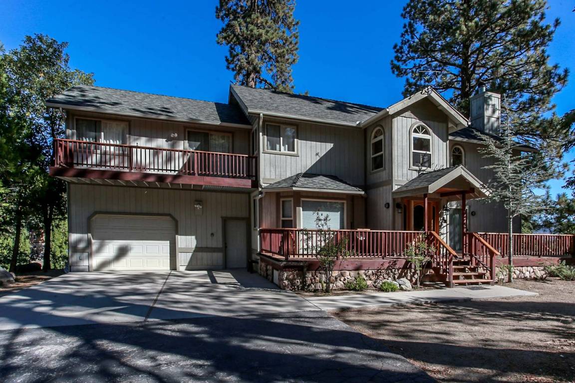 House ∙ 6 Bedrooms ∙ 16 Guests - Big Bear Lake, CA