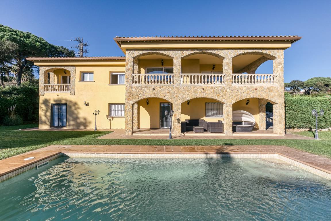 420 M² Villa ∙ 4 Schlafzimmer ∙ 8 Gäste - Sant Feliu de Guíxols