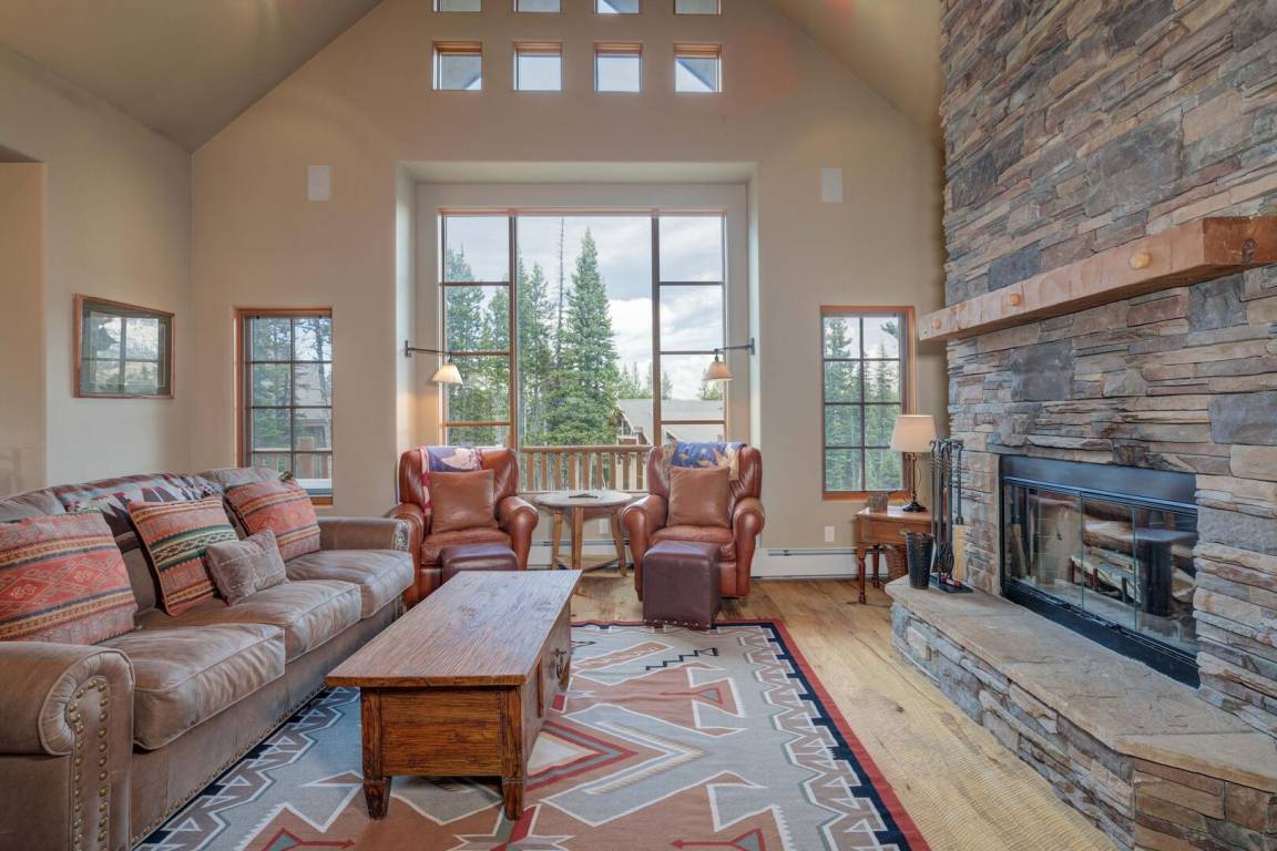 House ∙ 4 Bedrooms ∙ 10 Guests - Big Sky, MT