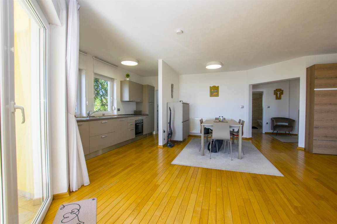 84 M² Appartement ∙ 1 Slaapkamer ∙ 4 Gasten - Rijeka