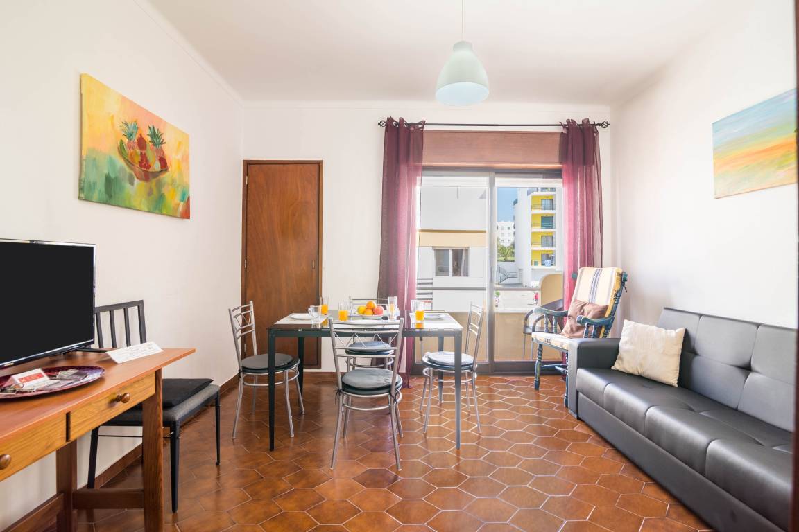 75 M² Appartement ∙ 2 Slaapkamers ∙ 5 Gasten - Porches