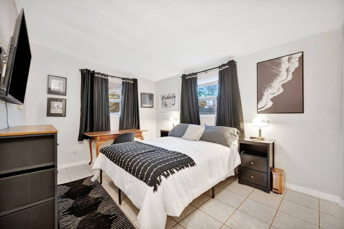 Apartment ∙ 3 Bedrooms ∙ 6 Guests - St. Petersburg, FL