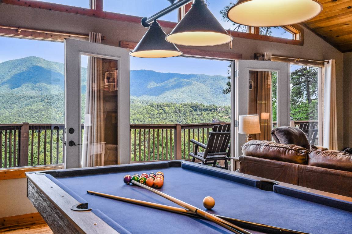 130 M² Cabin ∙ 2 Bedrooms ∙ 8 Guests - Townsend, TN