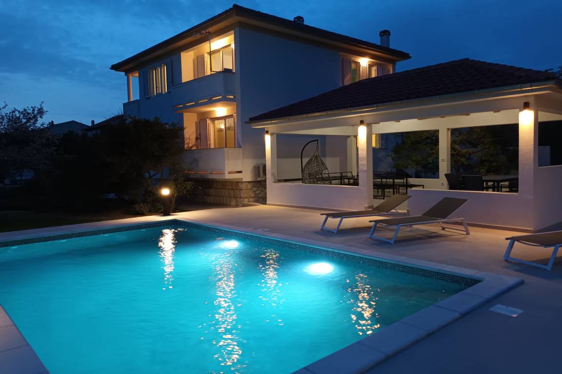 38 M² Ferienwohnung ∙ 2 Schlafzimmer ∙ 4 Gäste - Lopar