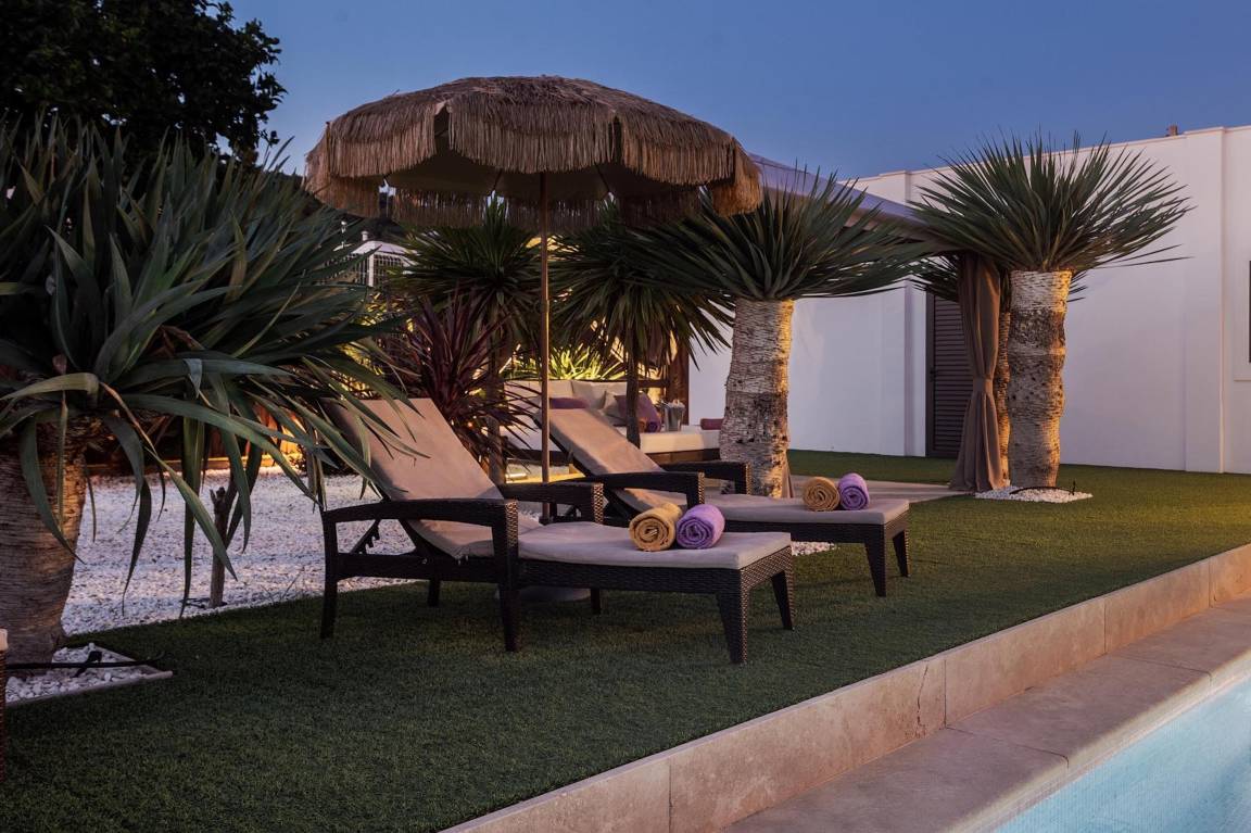 180 M² Villa ∙ 3 Bedrooms ∙ 6 Guests - Ibiza