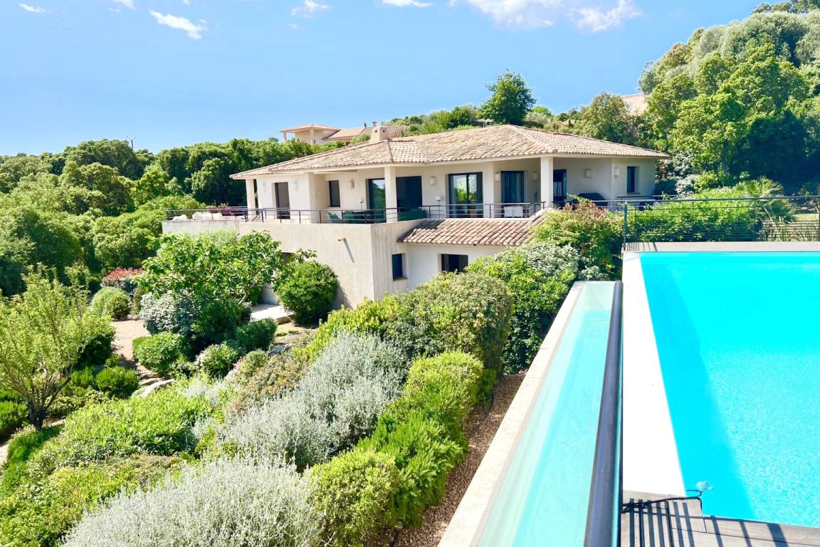 300 M² Villa ∙ 6 Slaapkamers ∙ 14 Gasten - Zonza