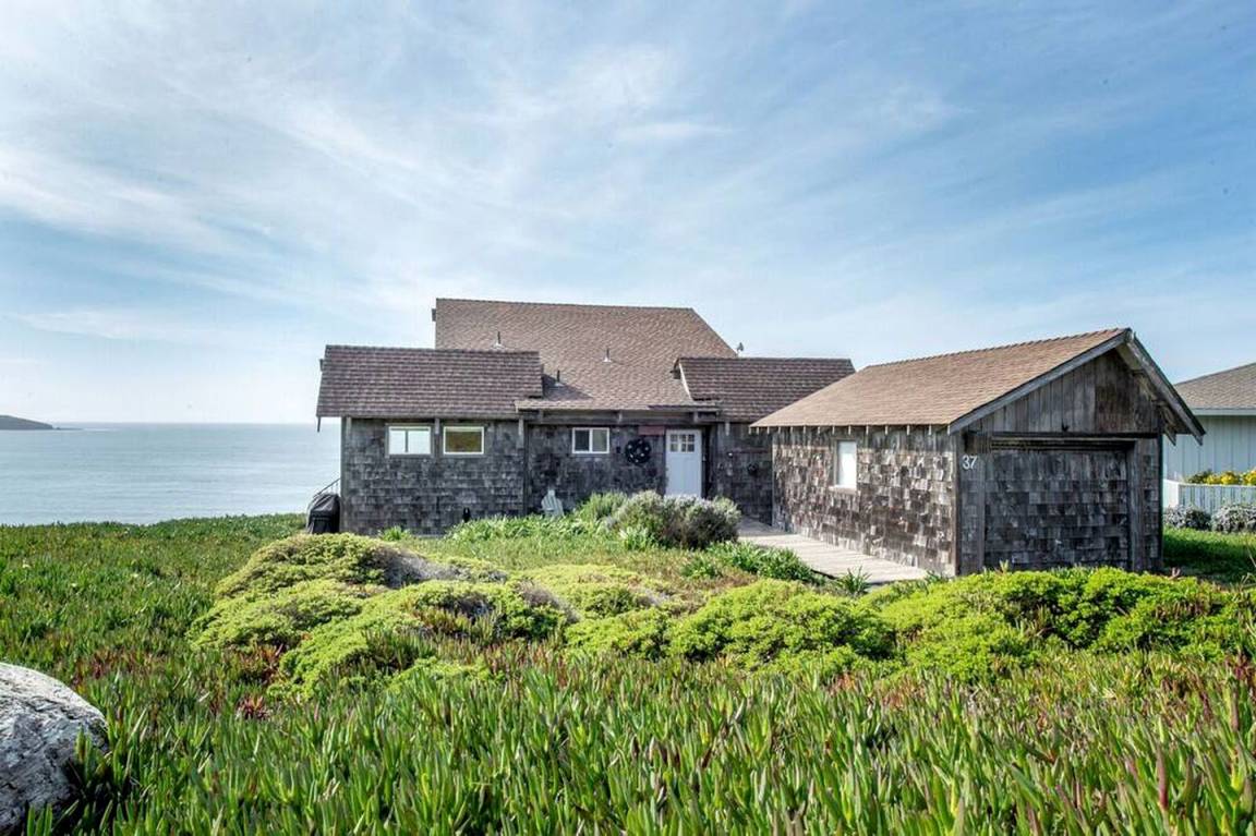 House ∙ 2 Bedrooms ∙ 4 Guests - Dillon Beach, CA