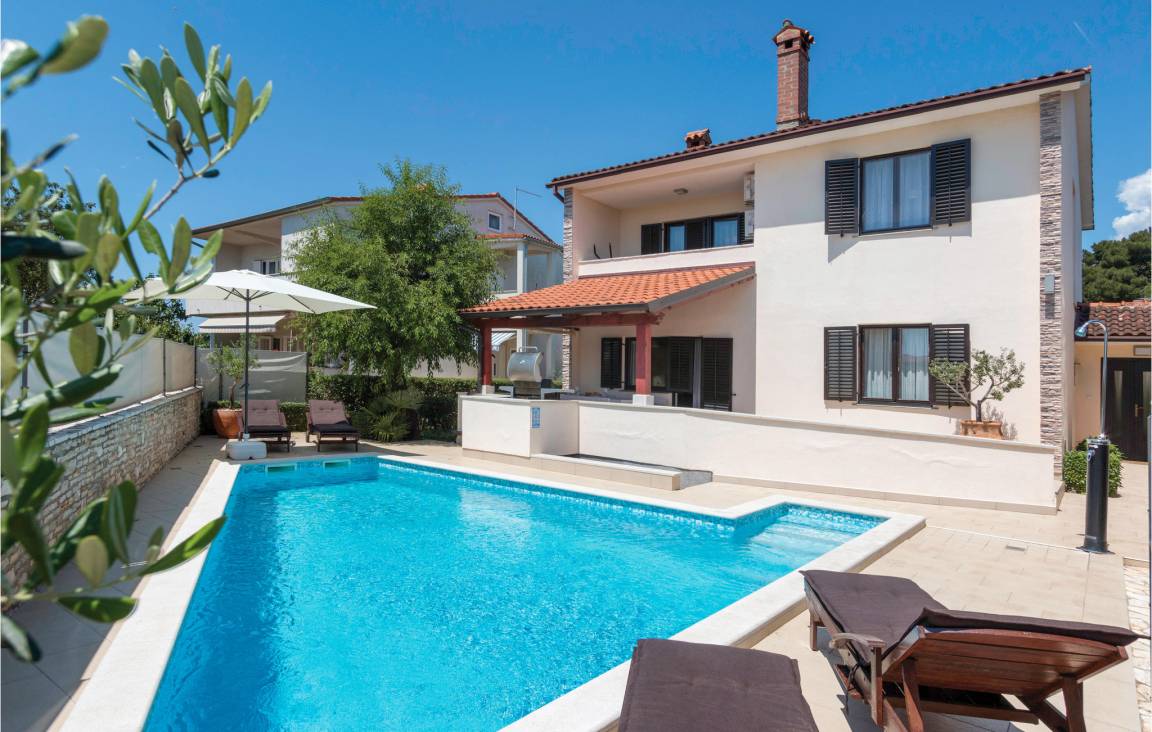 185 M² Maison De Vacances ∙ 3 Chambres ∙ 6 Personnes - Pula