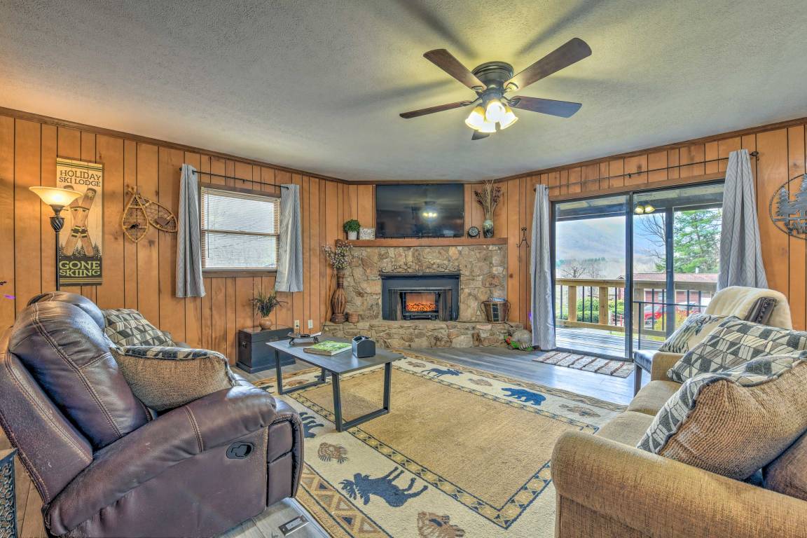 91 M² House ∙ 2 Bedrooms ∙ 5 Guests - Maggie Valley, NC