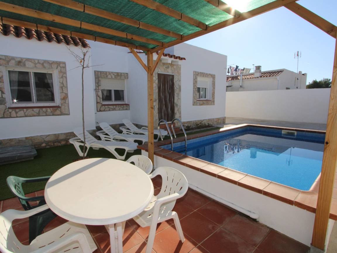 80 M² Casa ∙ 2 Habitaciones ∙ 4 Huéspedes - Riumar