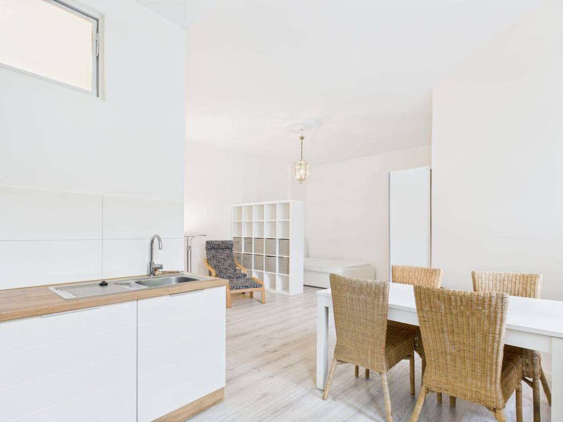 42 M² Apartment ∙ 1 Guest - Berlin