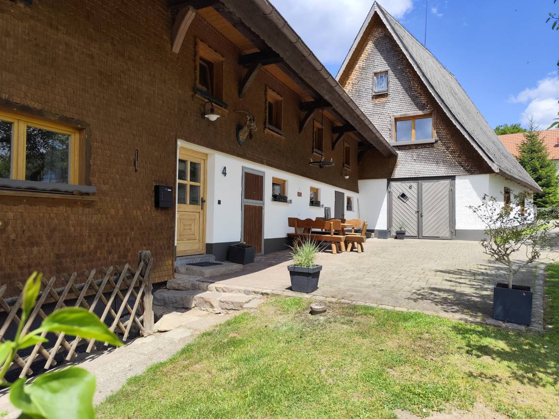 120 M² Landhaus ∙ 4 Schlafzimmer ∙ 8 Gäste - Donaueschingen