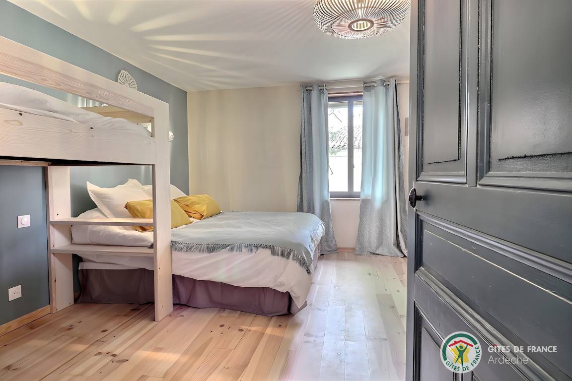 22 M² Chambre D'hôtes ∙ 1 Chambre ∙ 3 Personnes - Vallon-Pont-d'Arc