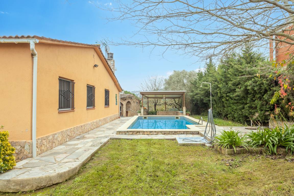 105 M² Villa ∙ 3 Bedrooms ∙ 8 Guests - Blanes