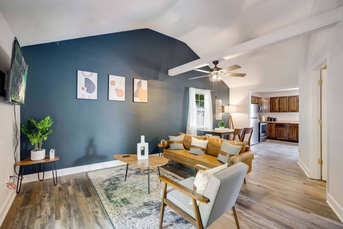 800 M² Apartamento ∙ 2 Habitaciones ∙ 5 Huéspedes - Clarksville, TN