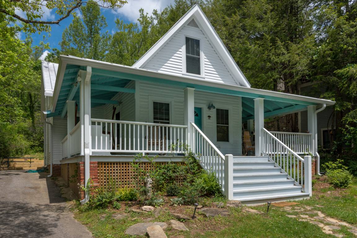 167 M² House ∙ 5 Bedrooms ∙ 15 Guests - Black Mountain, NC