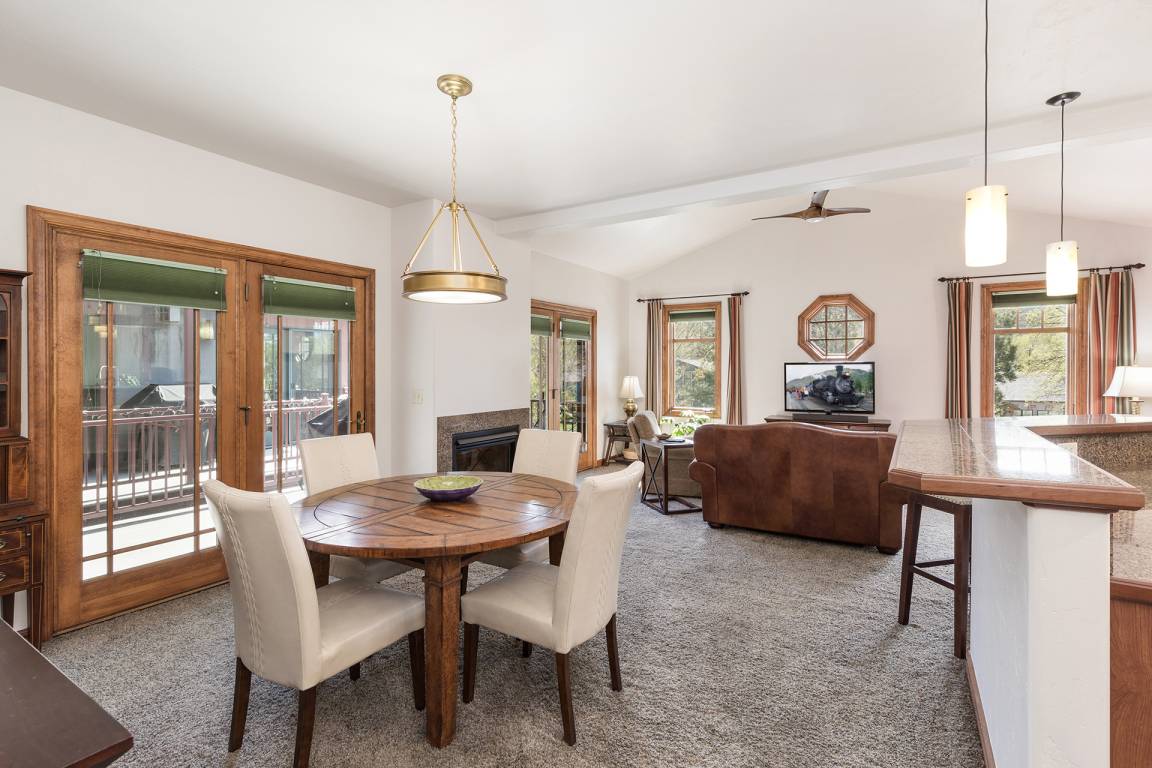 Condo ∙ 2 Bedrooms ∙ 4 Guests - Durango, CO