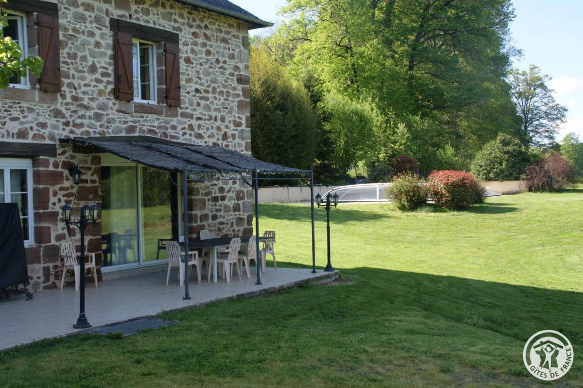 180 M² Gîte ∙ 4 Chambres ∙ 8 Personnes - Corrèze