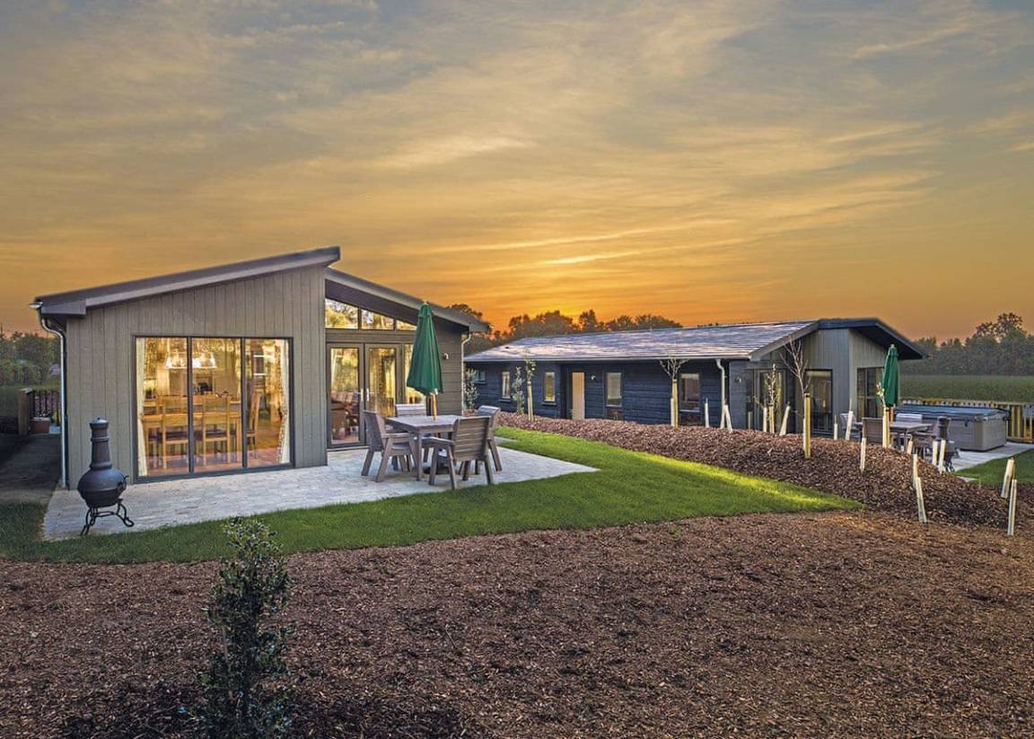 Chalet ∙ 3 Bedrooms ∙ 6 Guests - Wales
