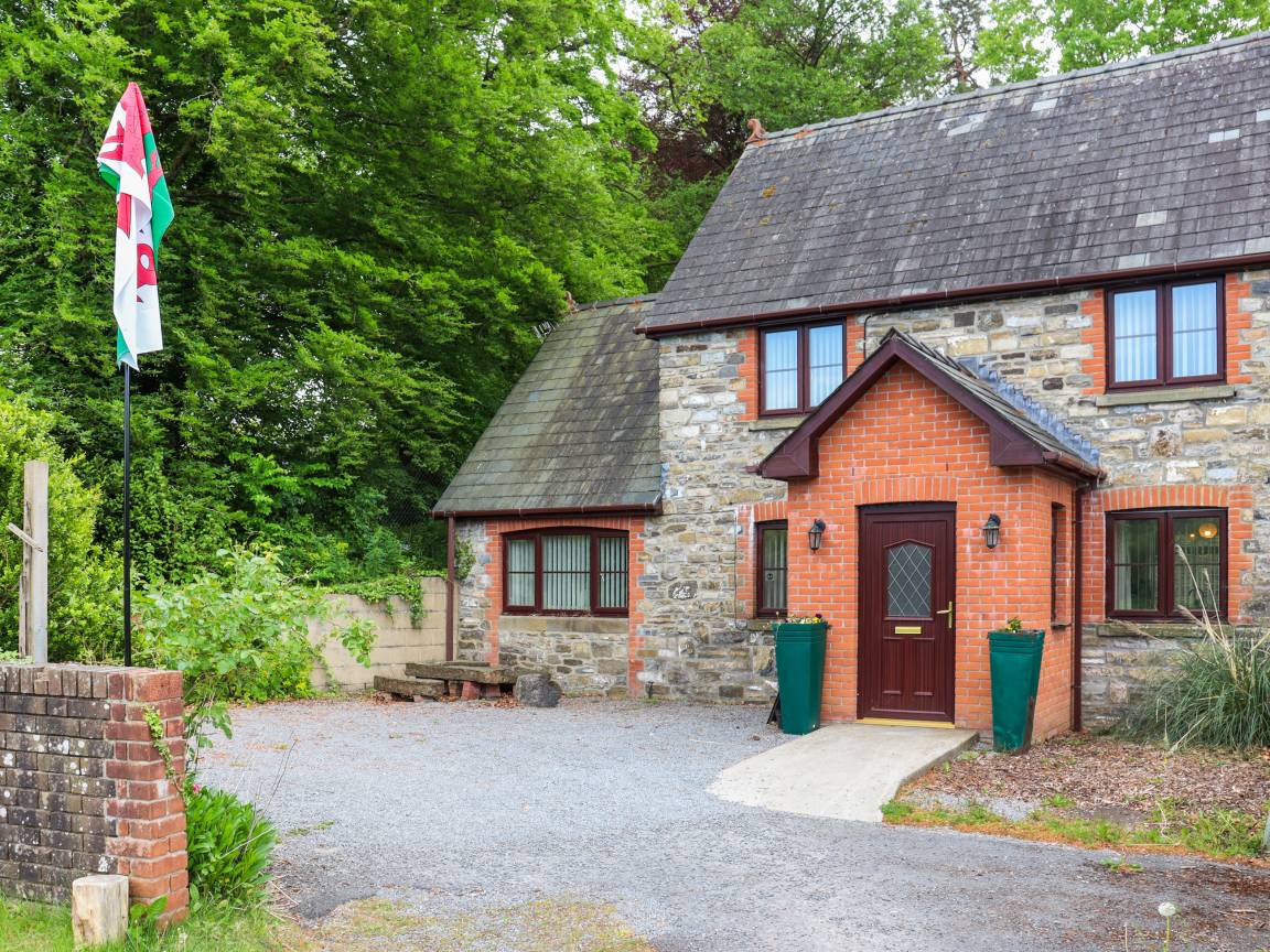 Cottage ∙ 3 Bedrooms ∙ 5 Guests - Llandeilo