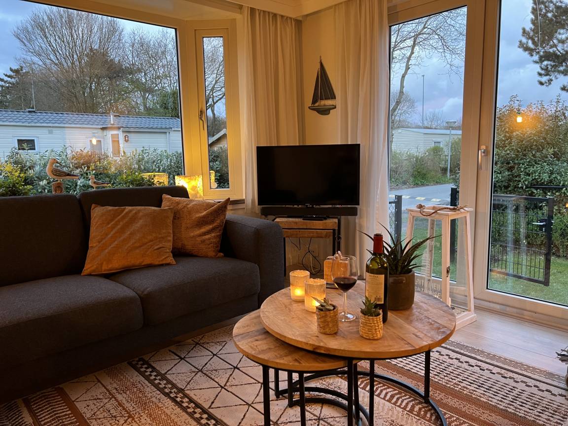 35 M² Chalet ∙ 2 Bedrooms ∙ 4 Guests - Den Haag