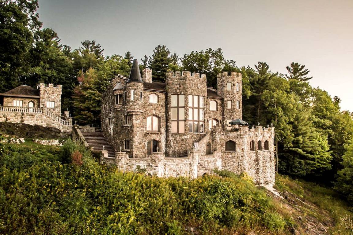 Castillo ∙ 1 Habitación ∙ 6 Huéspedes - Bolton Landing