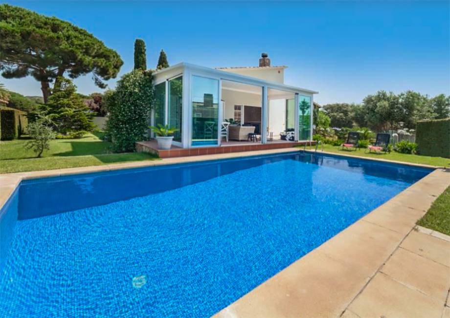 365 M² Villa ∙ 4 Bedrooms ∙ 8 Guests - Palamós