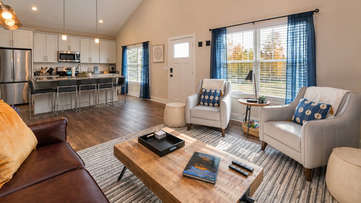 House ∙ 2 Bedrooms ∙ 4 Guests - Swannanoa, NC