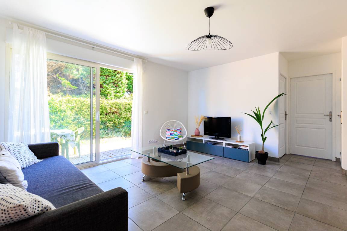 75 M² Appartement ∙ 2 Slaapkamers ∙ 6 Gasten - Tosse