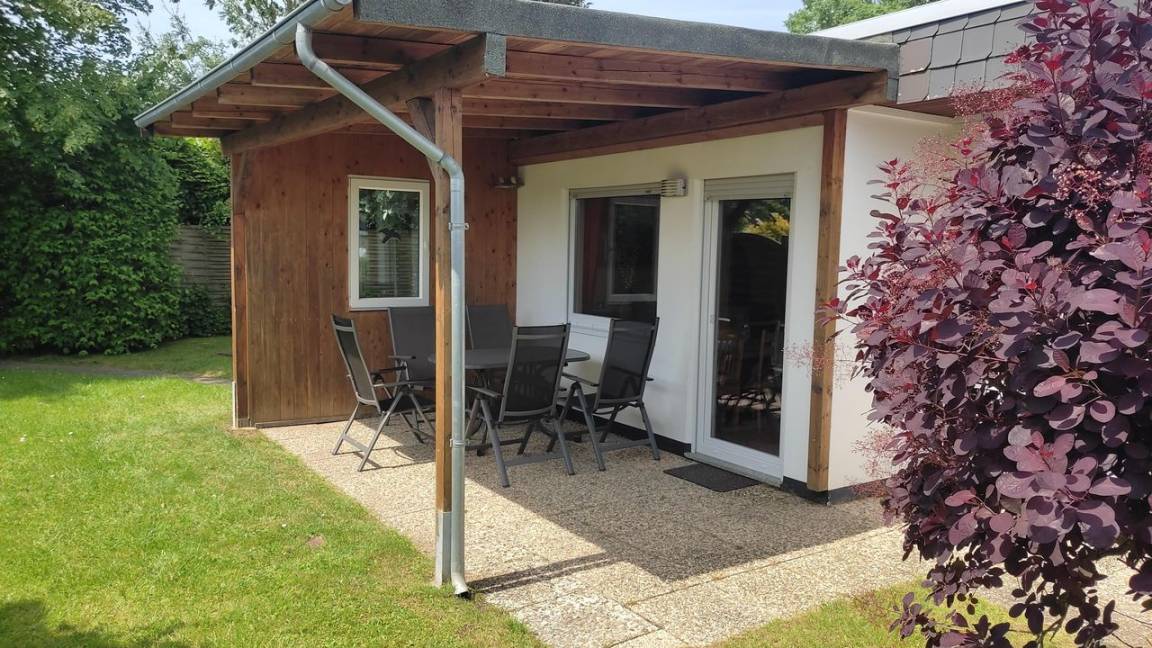 60 M² Ferienhaus ∙ 2 Schlafzimmer ∙ 5 Gäste - Butjadingen