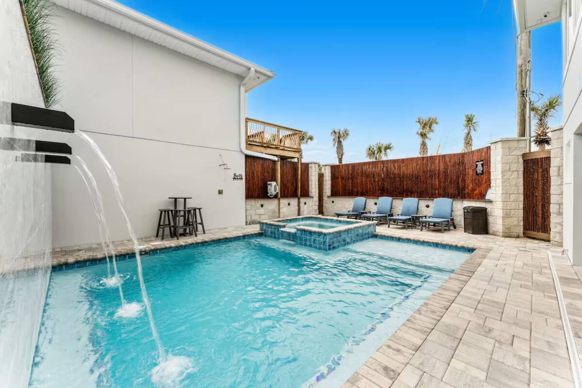 House ∙ 3 Bedrooms ∙ 6 Guests - Melbourne, FL
