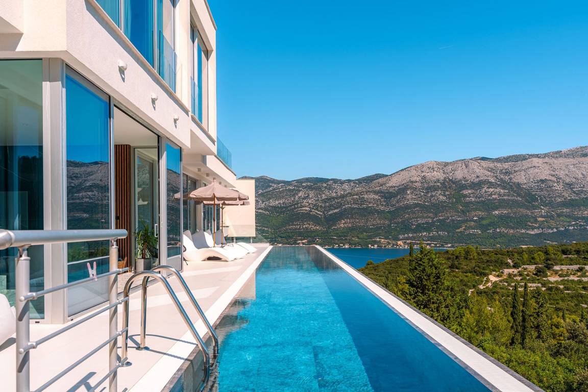 362 M² Villa ∙ 4 Bedrooms ∙ 8 Guests - Korčula