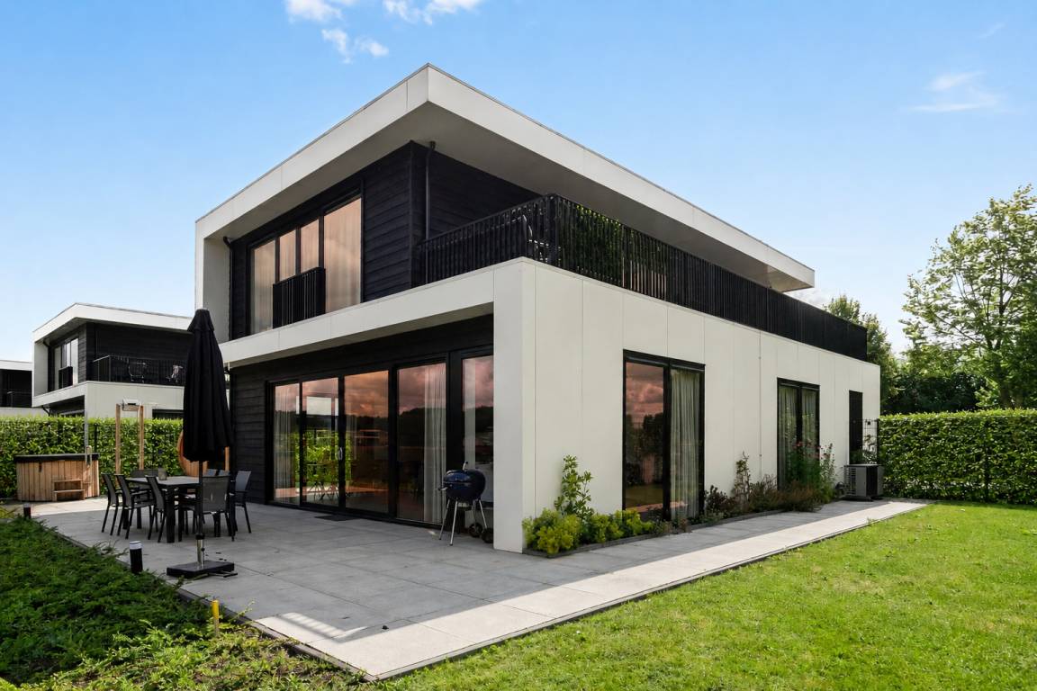 228 M² Huis ∙ 4 Slaapkamers ∙ 10 Gasten - Zeewolde