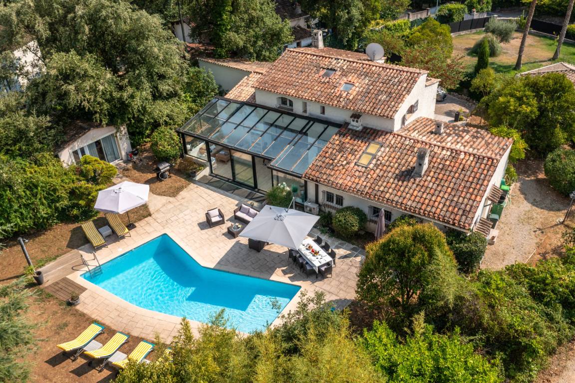 250 M² Ferienhaus ∙ 4 Schlafzimmer ∙ 8 Gäste - Grasse