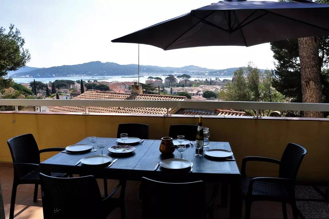 78 M² Maison De Vacances ∙ 3 Chambres ∙ 6 Personnes - La Seyne-sur-Mer