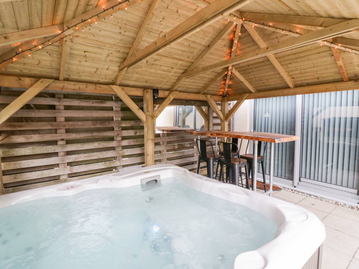 Cottage ∙ 2 Bedrooms ∙ 4 Guests - Fistral Beach