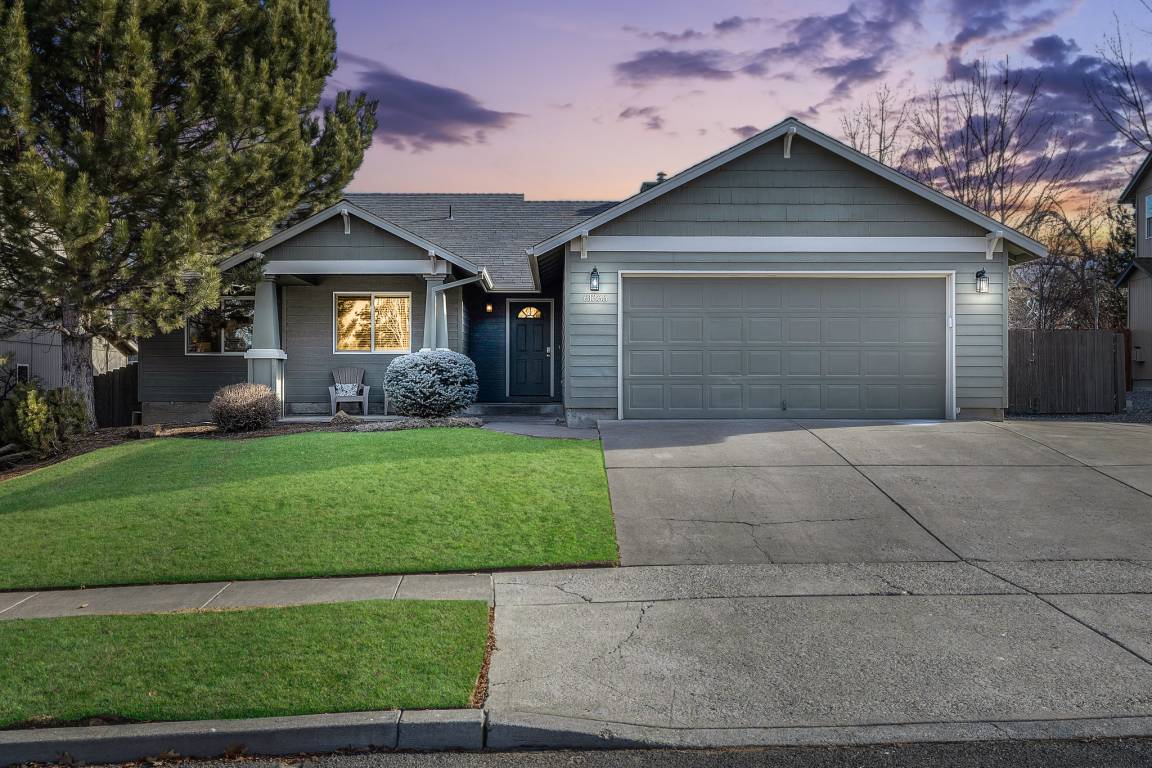 143 M² House ∙ 3 Bedrooms ∙ 6 Guests - Bend, OR