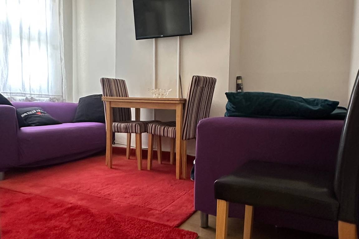125 M² Talo ∙ 4 Makuuhuonetta ∙ 7 Vierasta - Reading