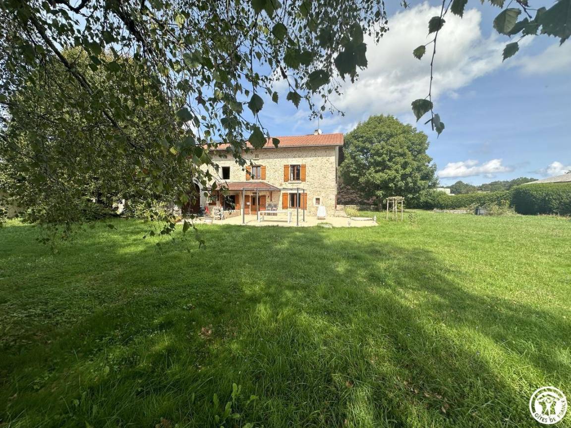 150 M² Gîte ∙ 3 Chambres ∙ 10 Personnes - Ain