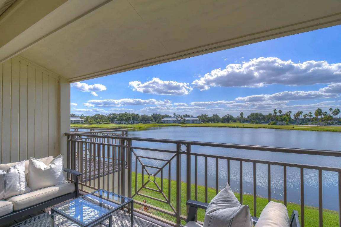 102 M² Condo ∙ 2 Bedrooms ∙ 4 Guests - Wesley Chapel, FL
