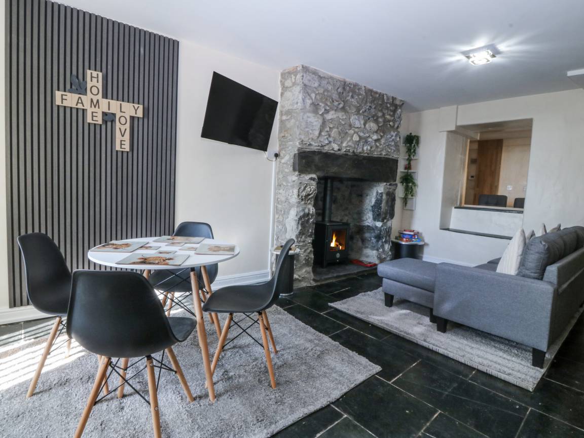 Cottage ∙ 2 Bedrooms ∙ 5 Guests - Beddgelert