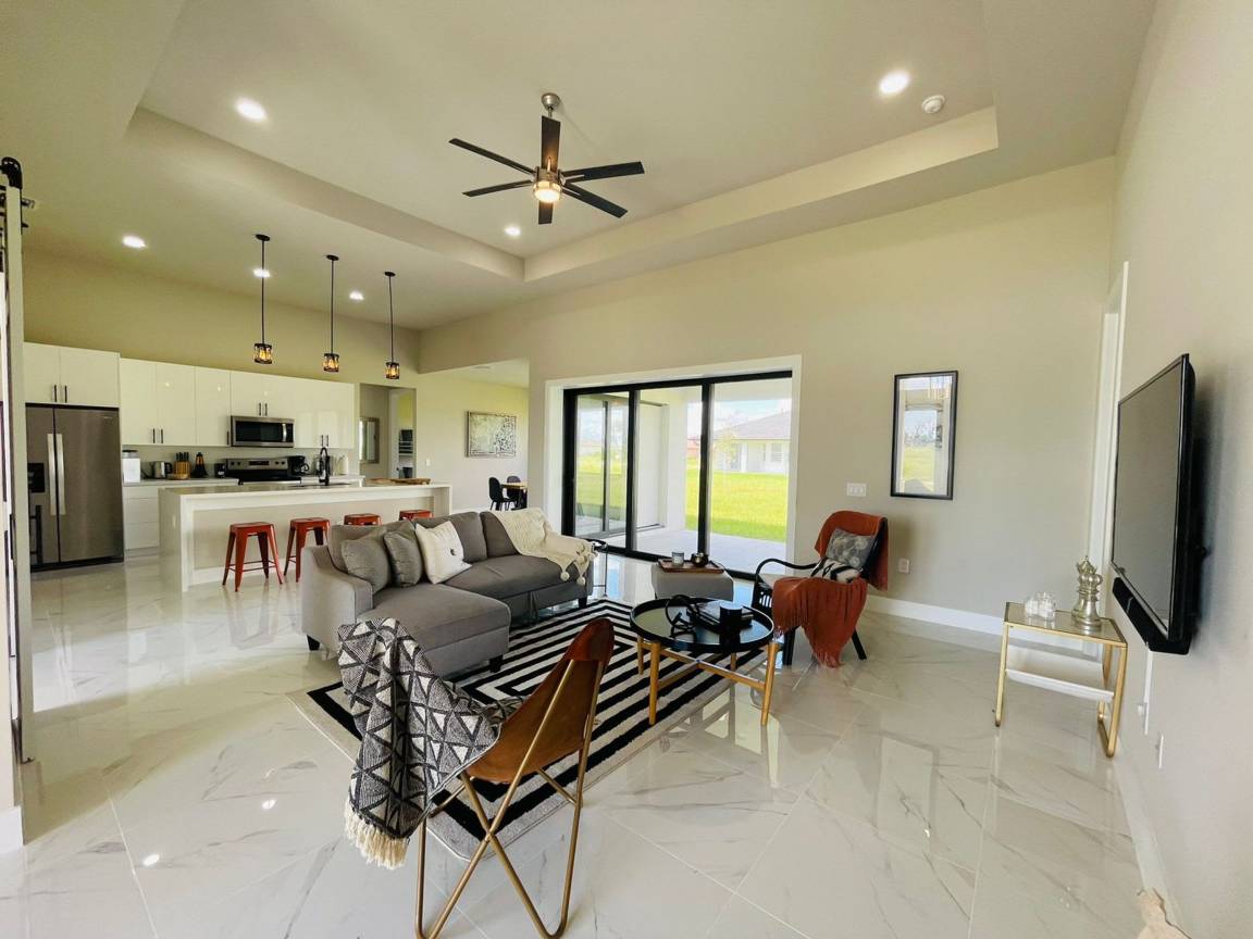 House ∙ 3 Bedrooms ∙ 6 Guests - Cape Coral, FL
