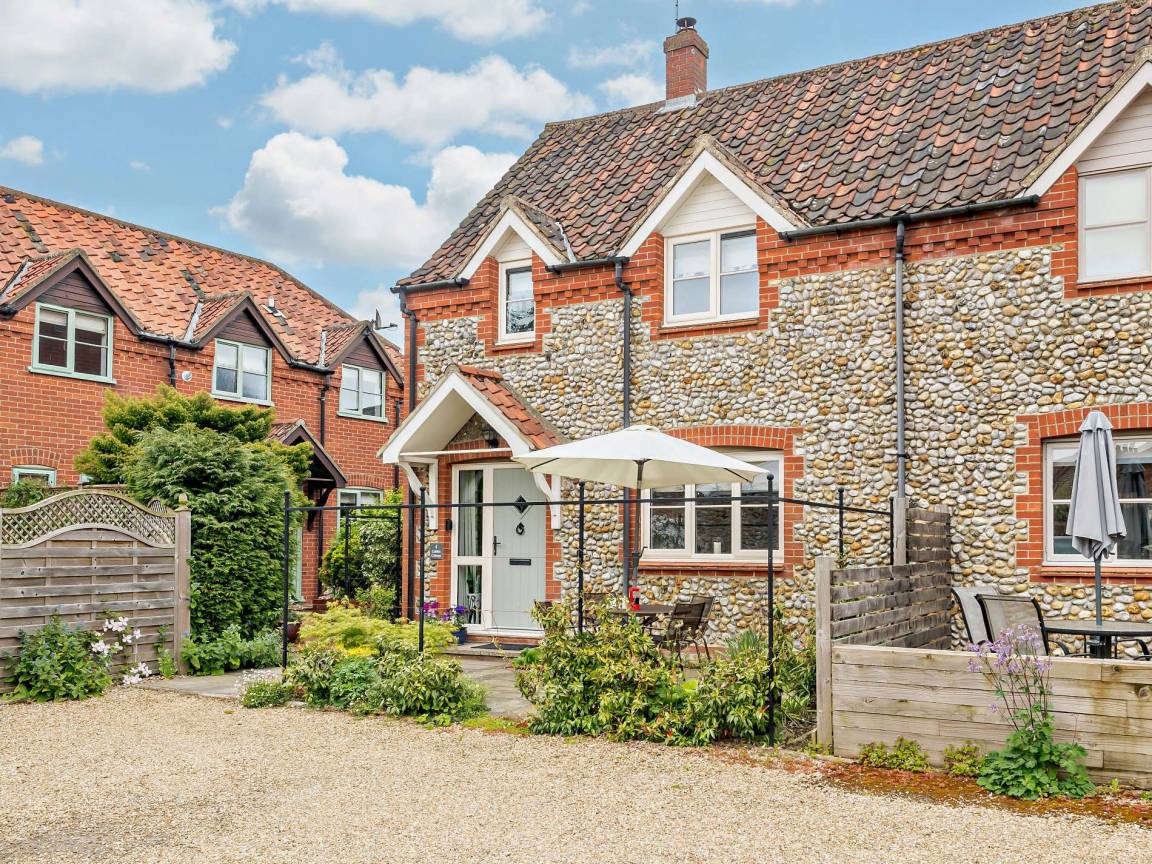 Cottage ∙ 2 Bedrooms ∙ 4 Guests - Salthouse