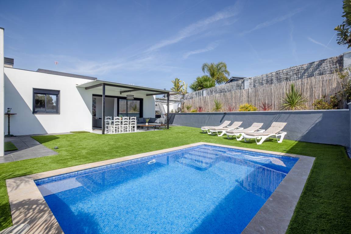 236 M² Villa ∙ 3 Habitaciones ∙ 6 Huéspedes - Comarruga