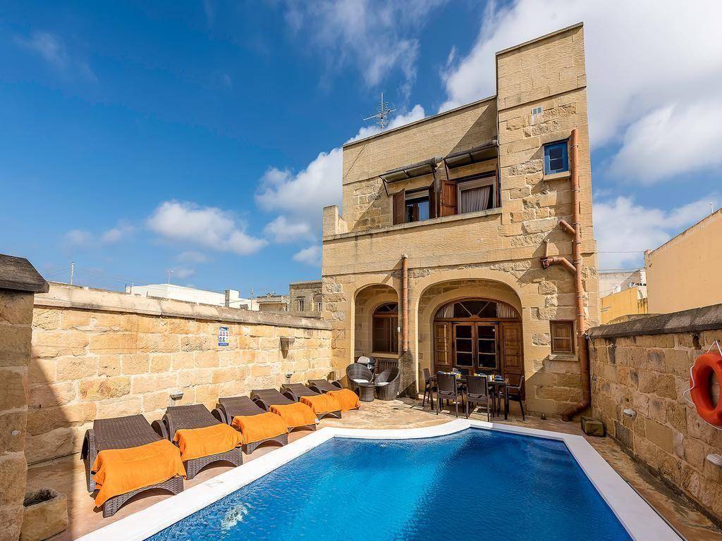 250 M² House ∙ 3 Bedrooms ∙ 6 Guests - Malta