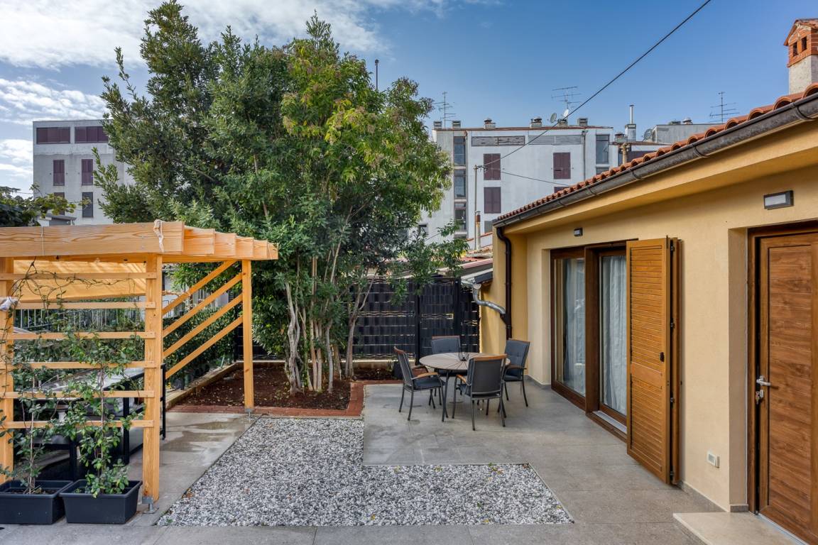 85 M² Ferienwohnung ∙ 2 Schlafzimmer ∙ 4 Gäste - Fažana