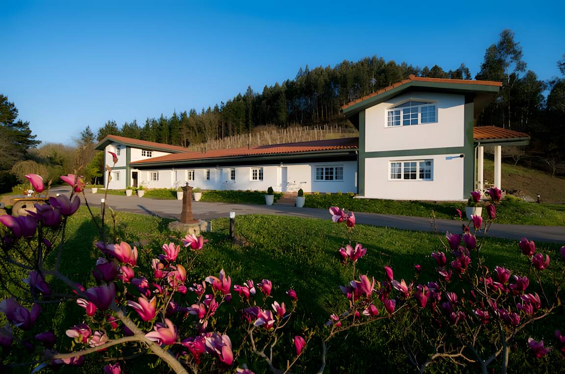 75 M² Appartement ∙ 2 Chambres ∙ 6 Personnes - Santurtzi