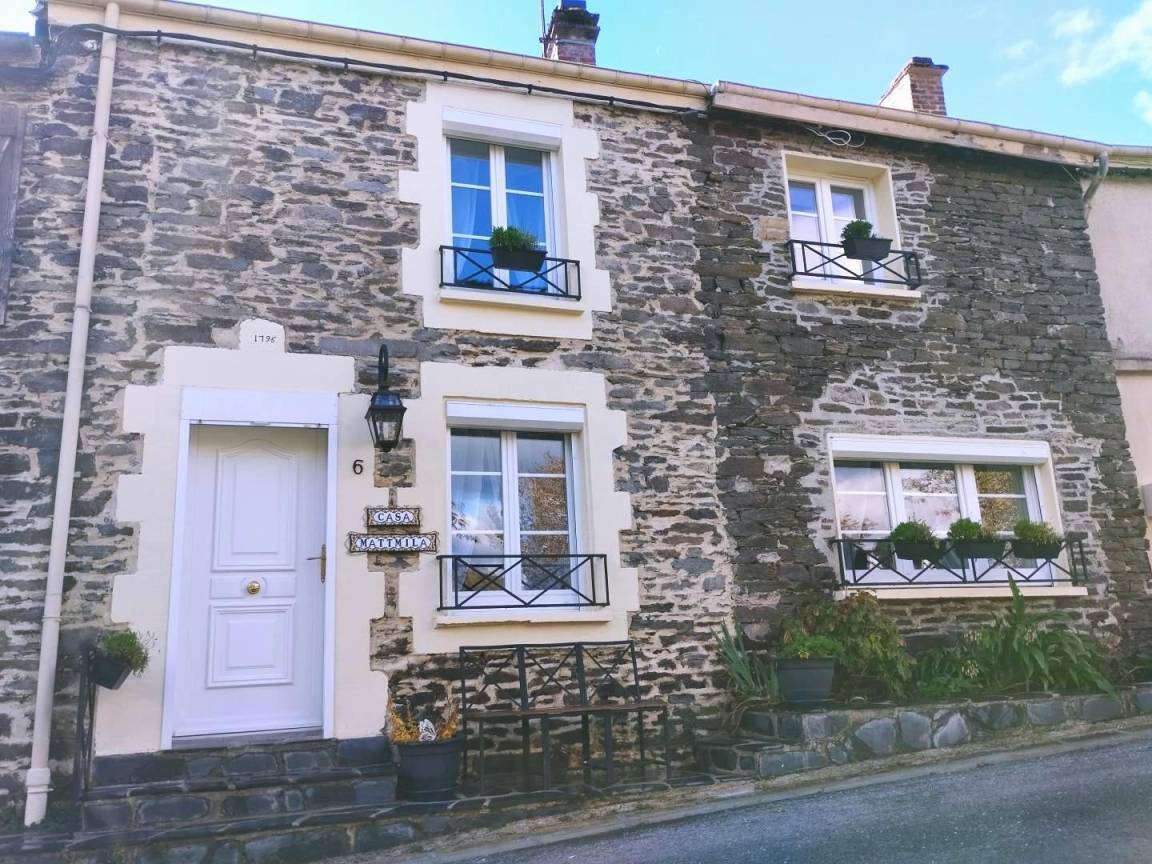 130 M² Gîte ∙ 3 Chambres ∙ 6 Personnes - Ardennes