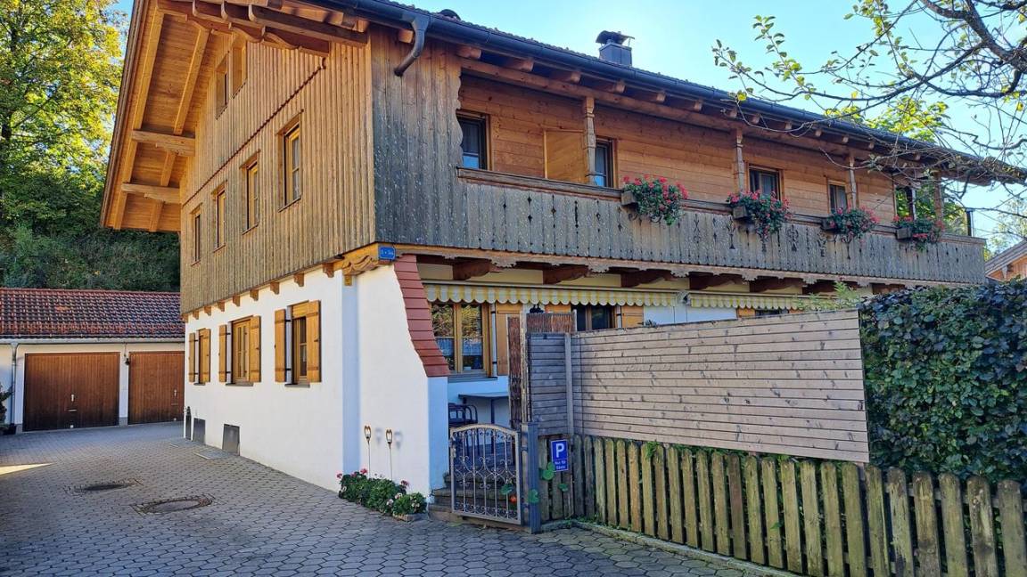 100 M² Ferienwohnung ∙ 2 Schlafzimmer ∙ 5 Gäste - Lenggries