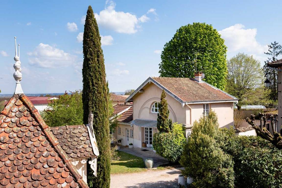 121 M² Gîte ∙ 1 Chambre ∙ 2 Personnes - Beaujolais